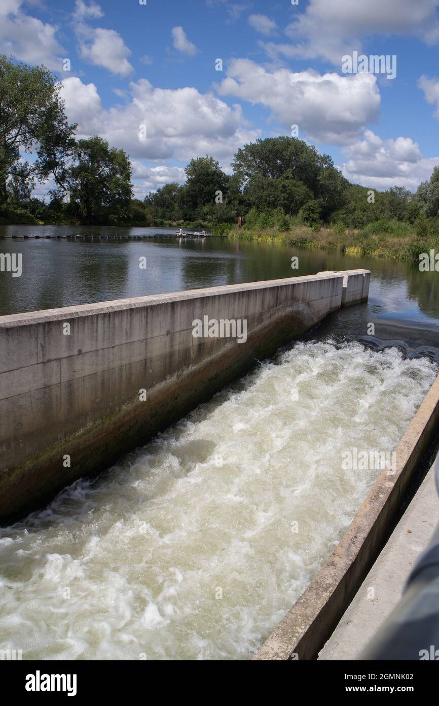 Fish Pass and separate eel pass channel (to right), part of the Thames ...