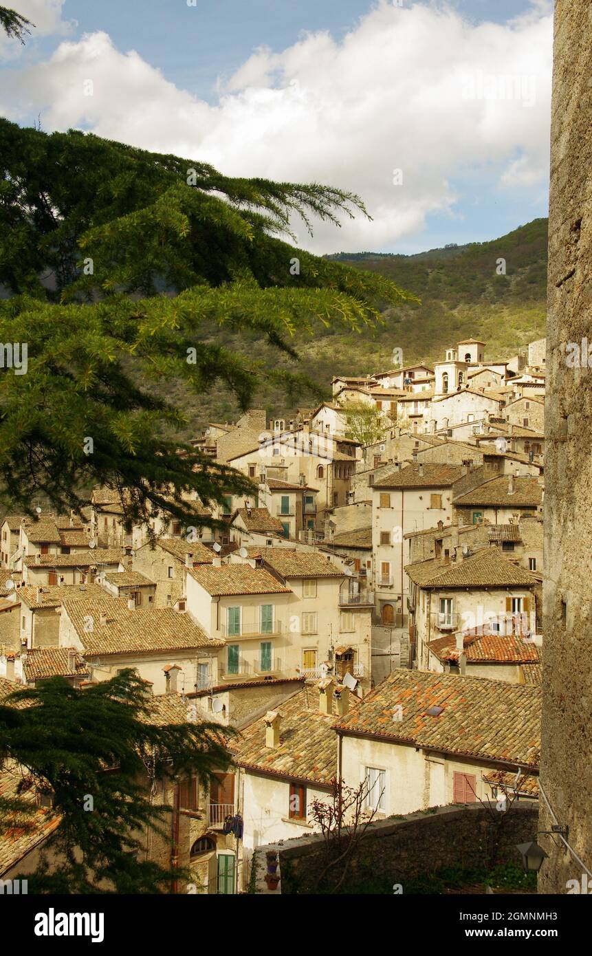 View of the ancient village of Scanno - Abruzzo - Italy Stock Photo - Alamy