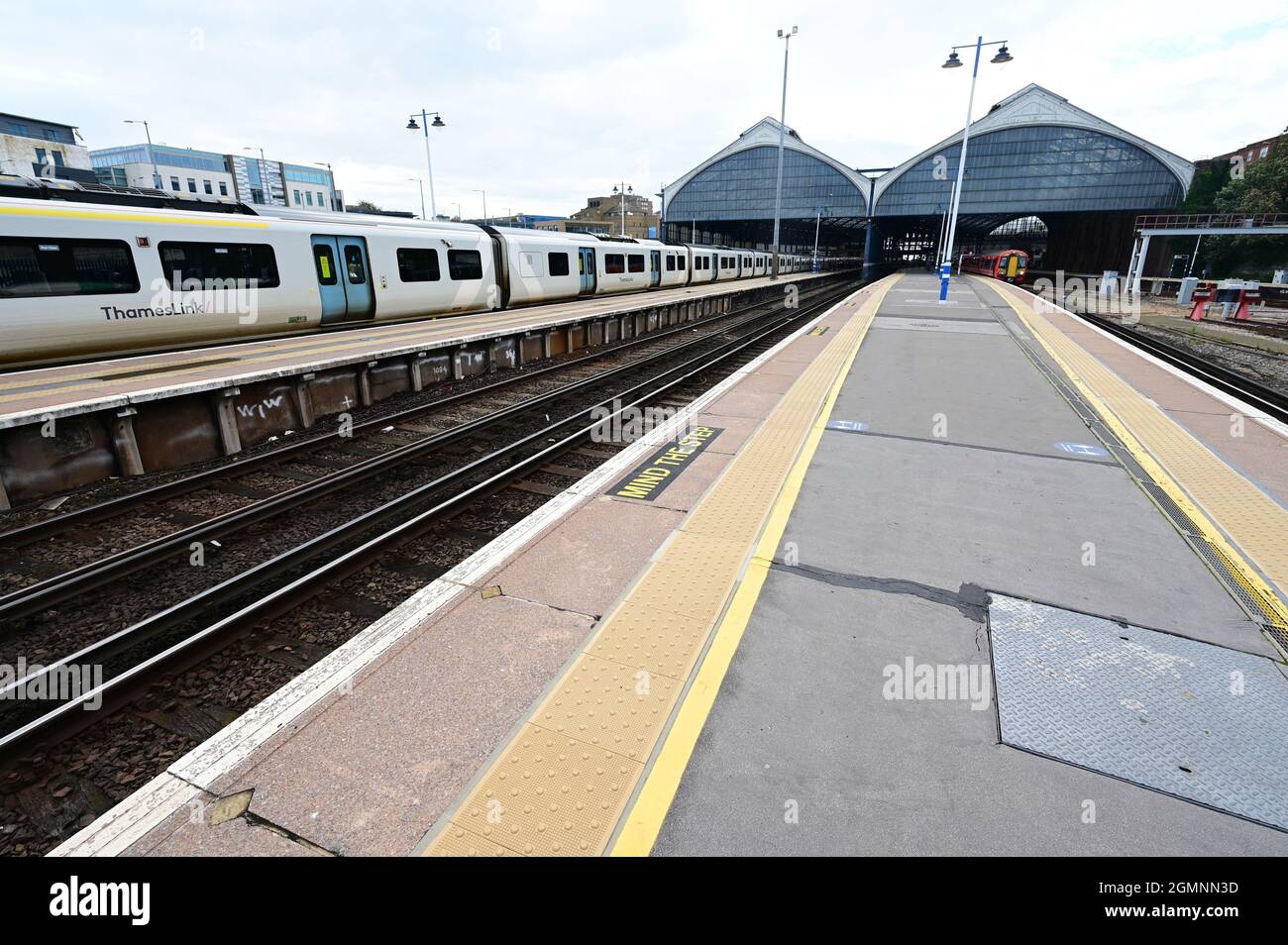 A class 700 locomotive at Brighton station Stock Photo - Alamy