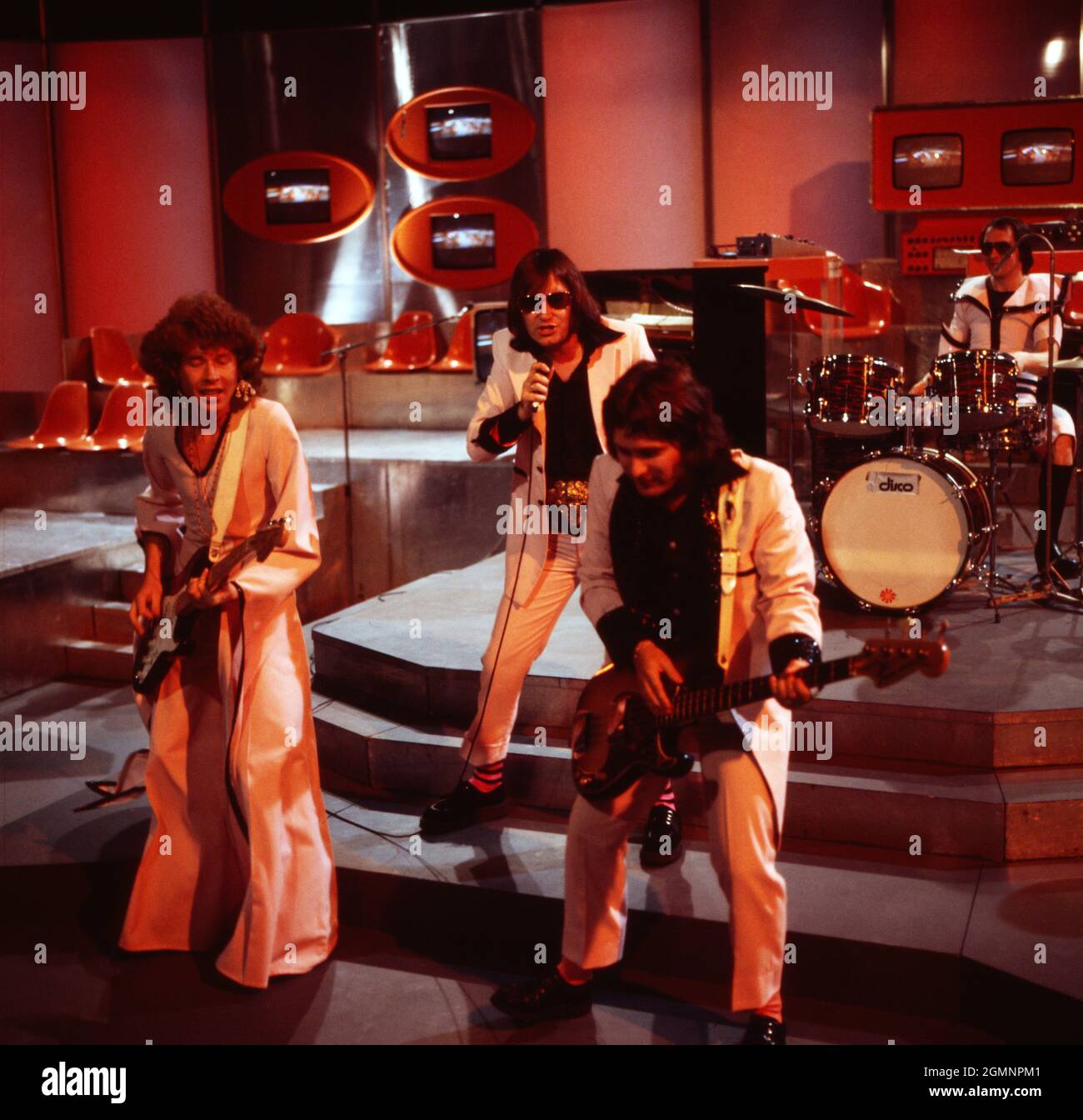 Mud music band 1970s hi-res stock photography and images - Alamy