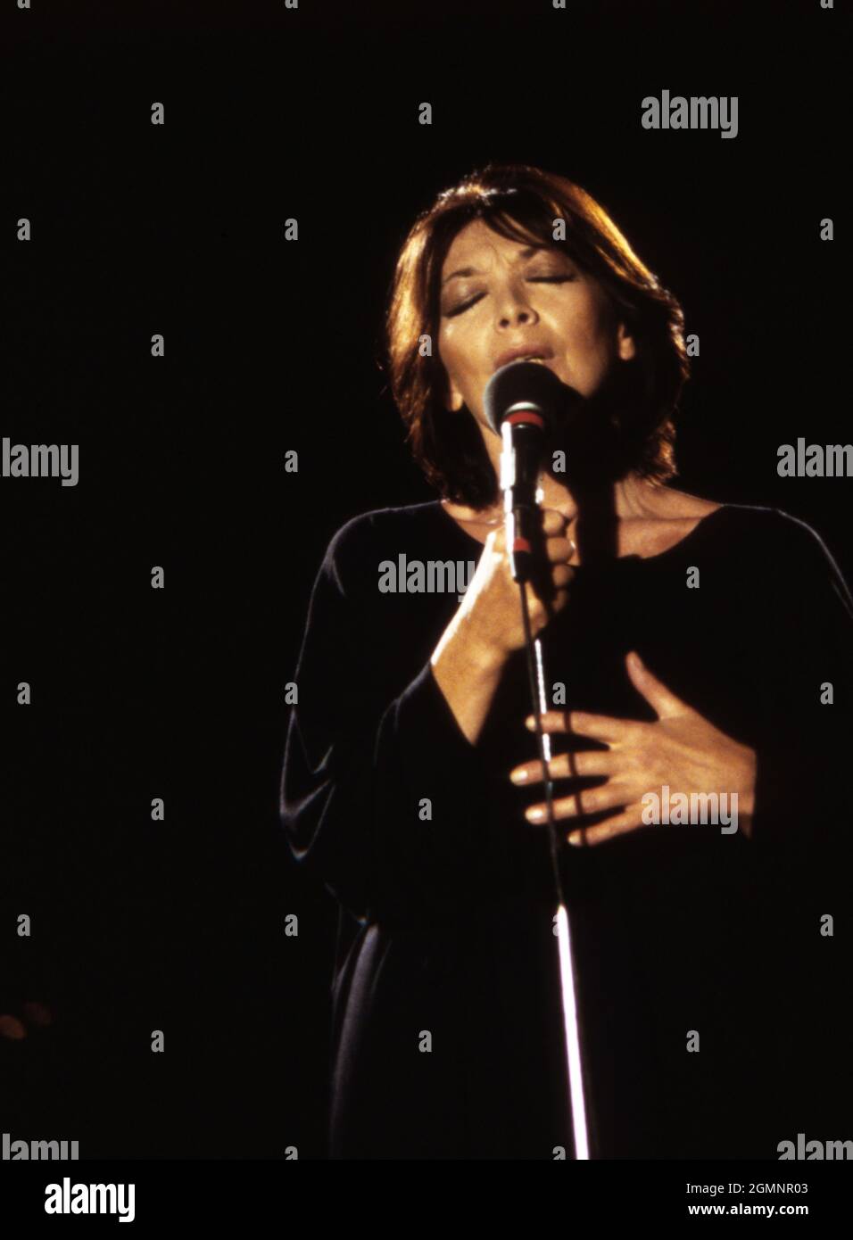 Juliette Greco, fanzösische Chansonsängerin und Schauspielerin, bei ...