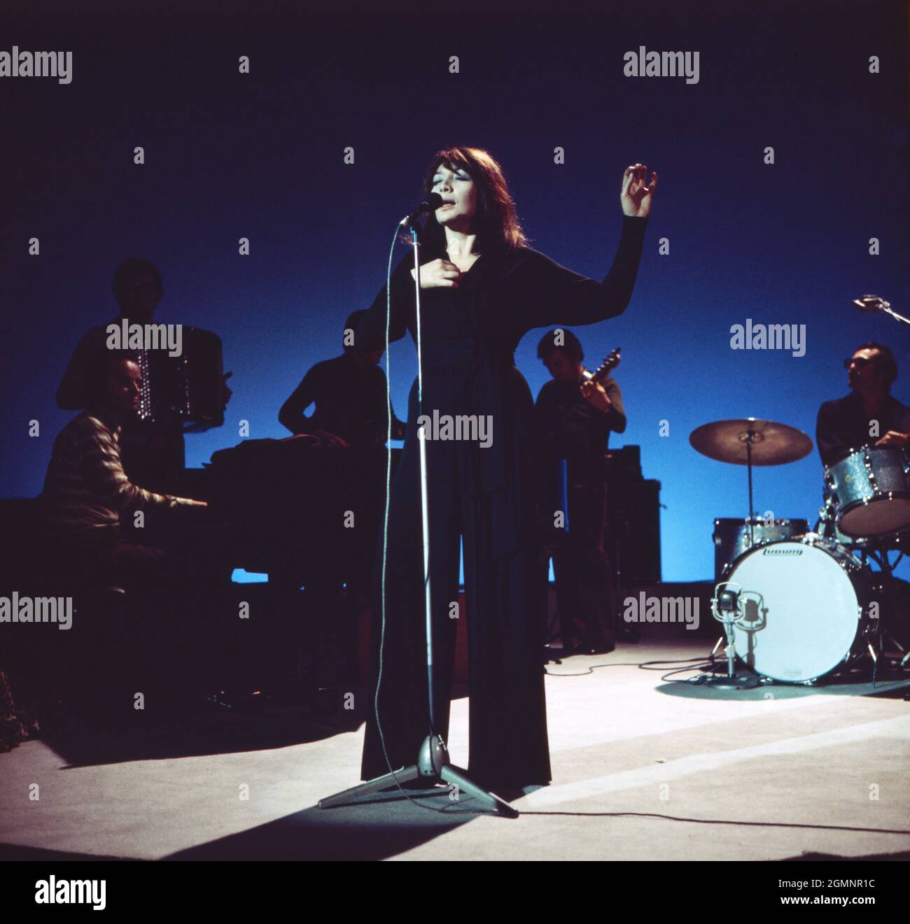 Juliette greco singing hi-res stock photography and images - Alamy
