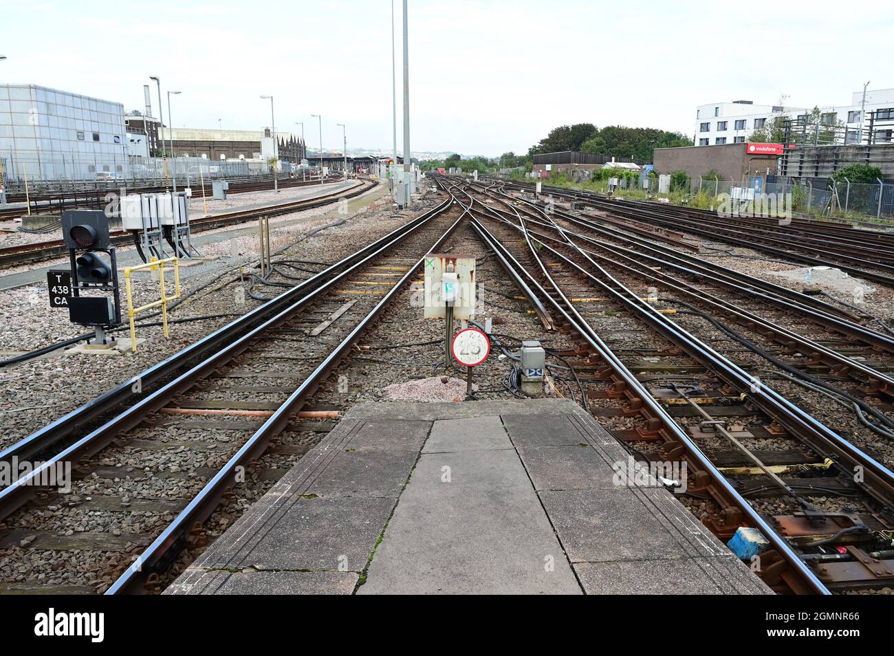 Train tracks leading out of Brighton station Stock Photo - Alamy