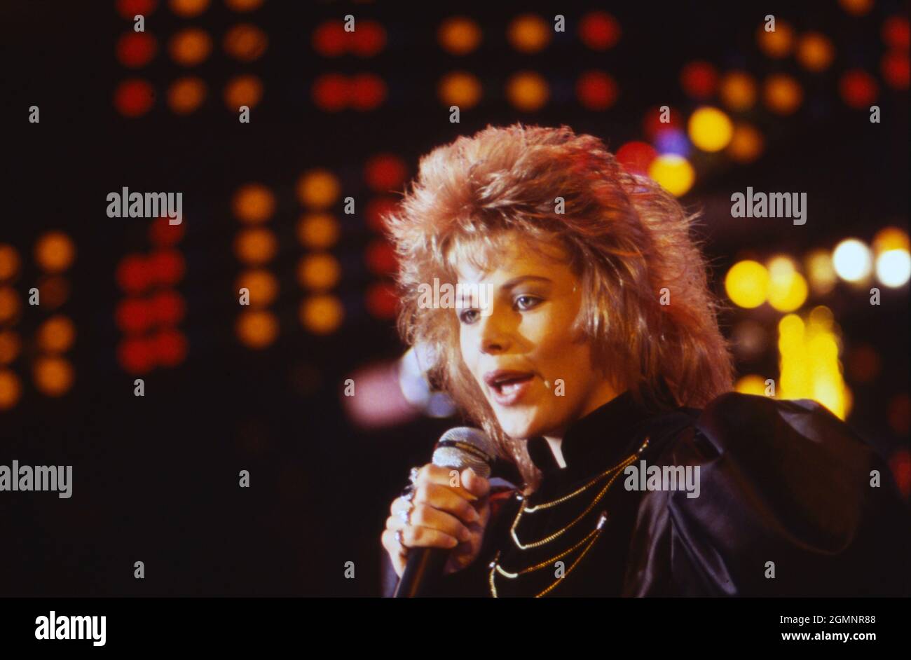 C. C. Catch, niederländische Eurodisco Sängerin, bein einem Auftritt im ...