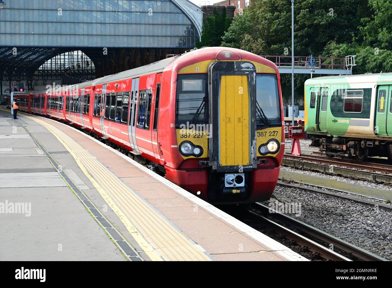 A class 387 locomotive at Brighton station Stock Photo - Alamy
