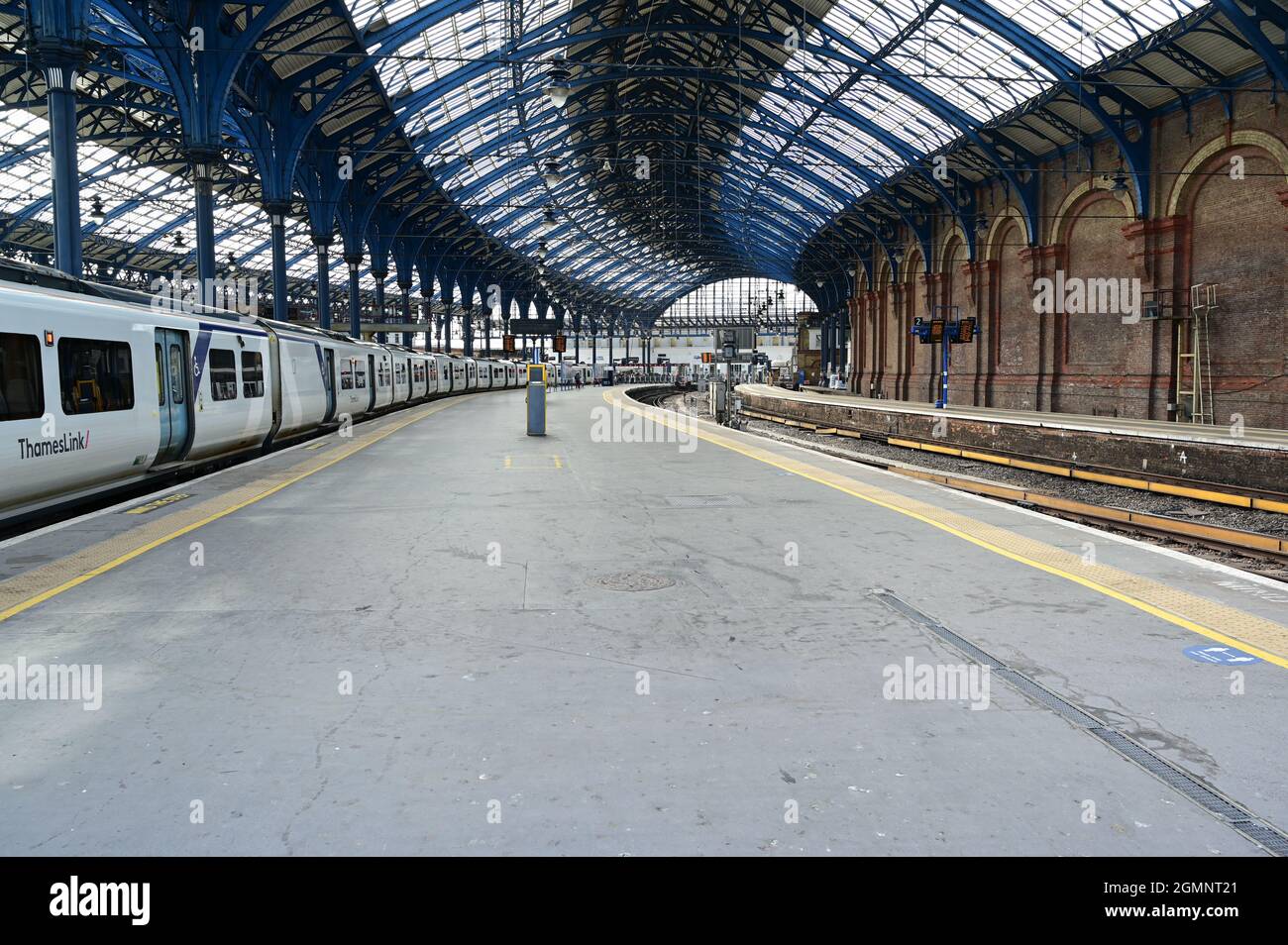 A class 700 locomotive at Brighton station Stock Photo - Alamy