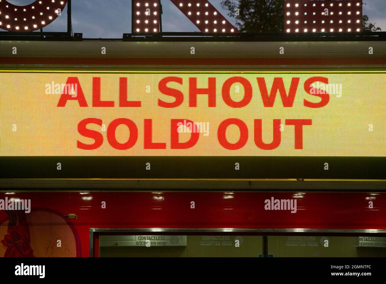 Sold out concert sign hi-res stock photography and images - Alamy
