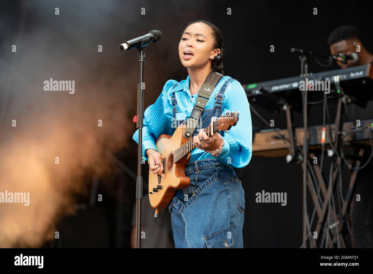 Glasgow, UK. 10th September 2021. Singer songwiter Sarah Faith ...