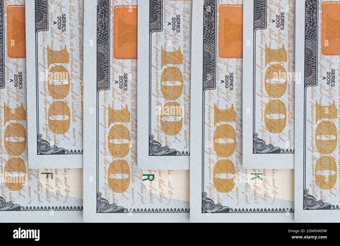 100 dollar banknotes layed out preciesly Stock Photo - Alamy