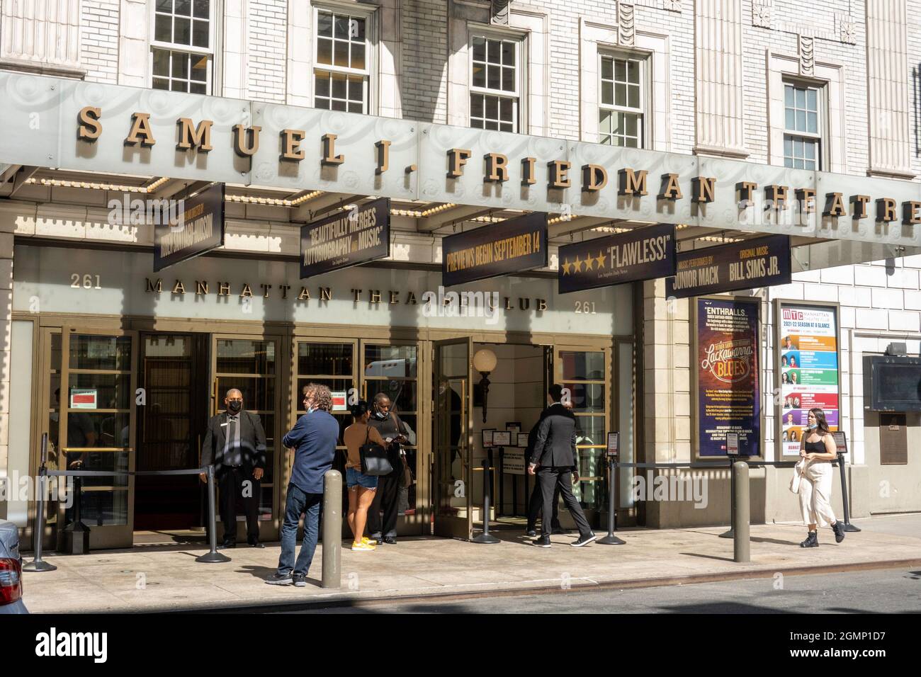 Hudson theater exterior hi-res stock photography and images - Alamy