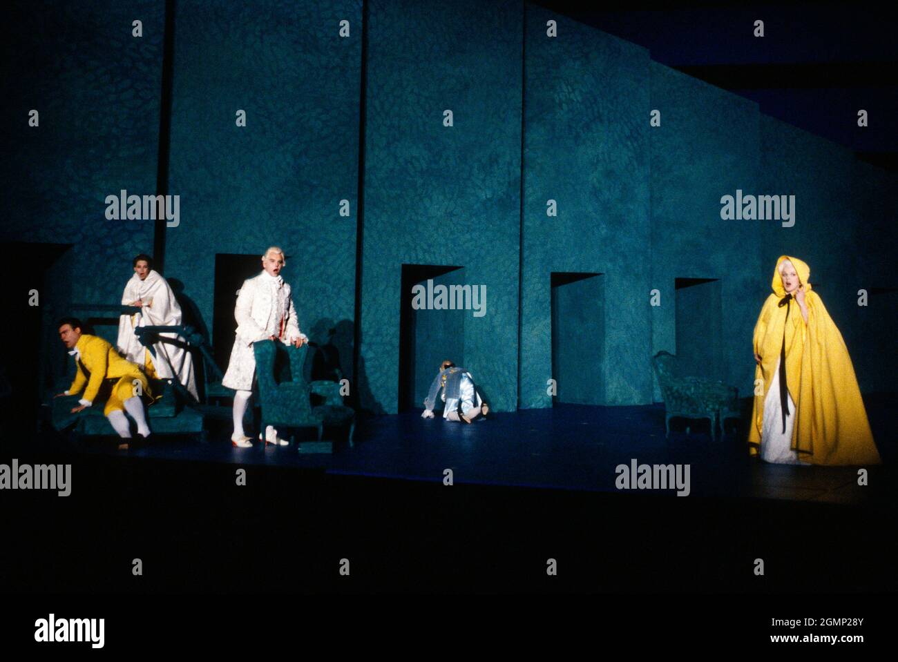 Marriage stage background hi-res stock photography and images - Alamy