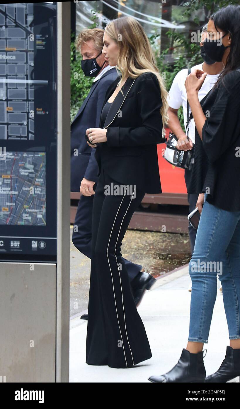 New York - NY - 20210820 Dylan Frances Penn and Sean Penn promoting ...