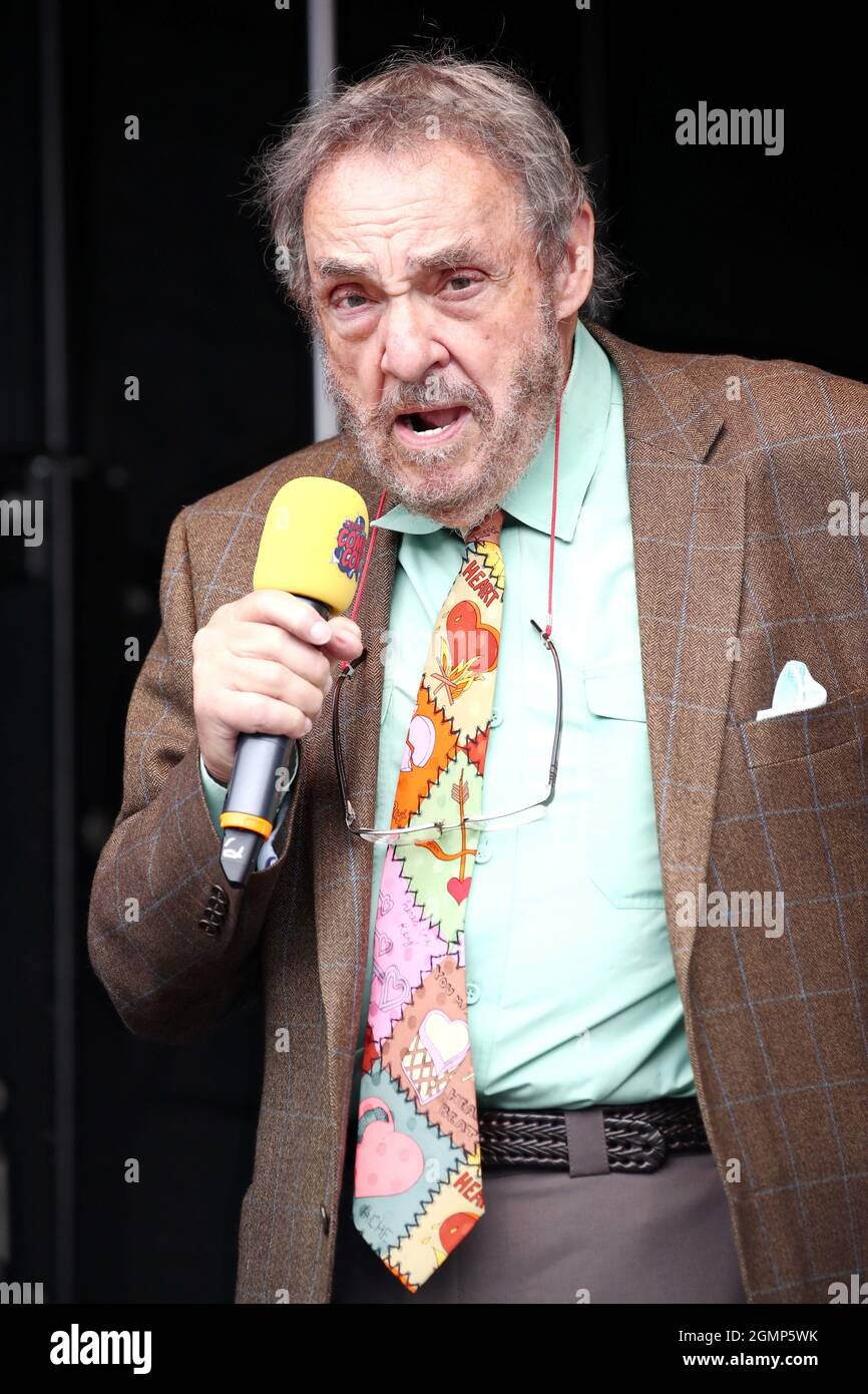 John rhys davis herr der ringe hi-res stock photography and images - Alamy