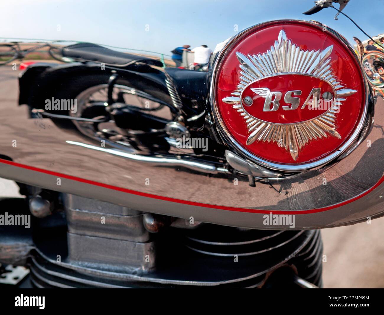 Bsa motorcycle tank hi-res stock photography and images - Alamy