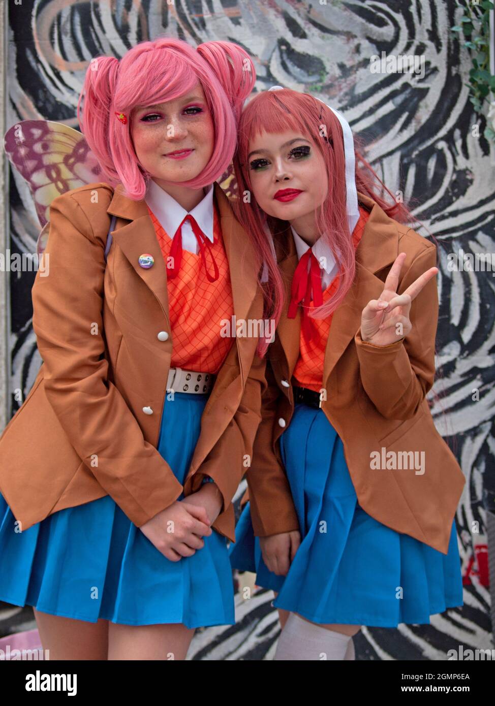 Female cosplayers hi-res stock photography and images - Alamy