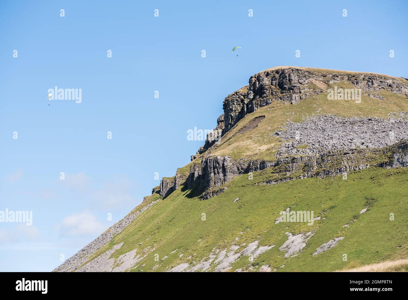 Parascending off pen y ghent hi-res stock photography and images - Alamy