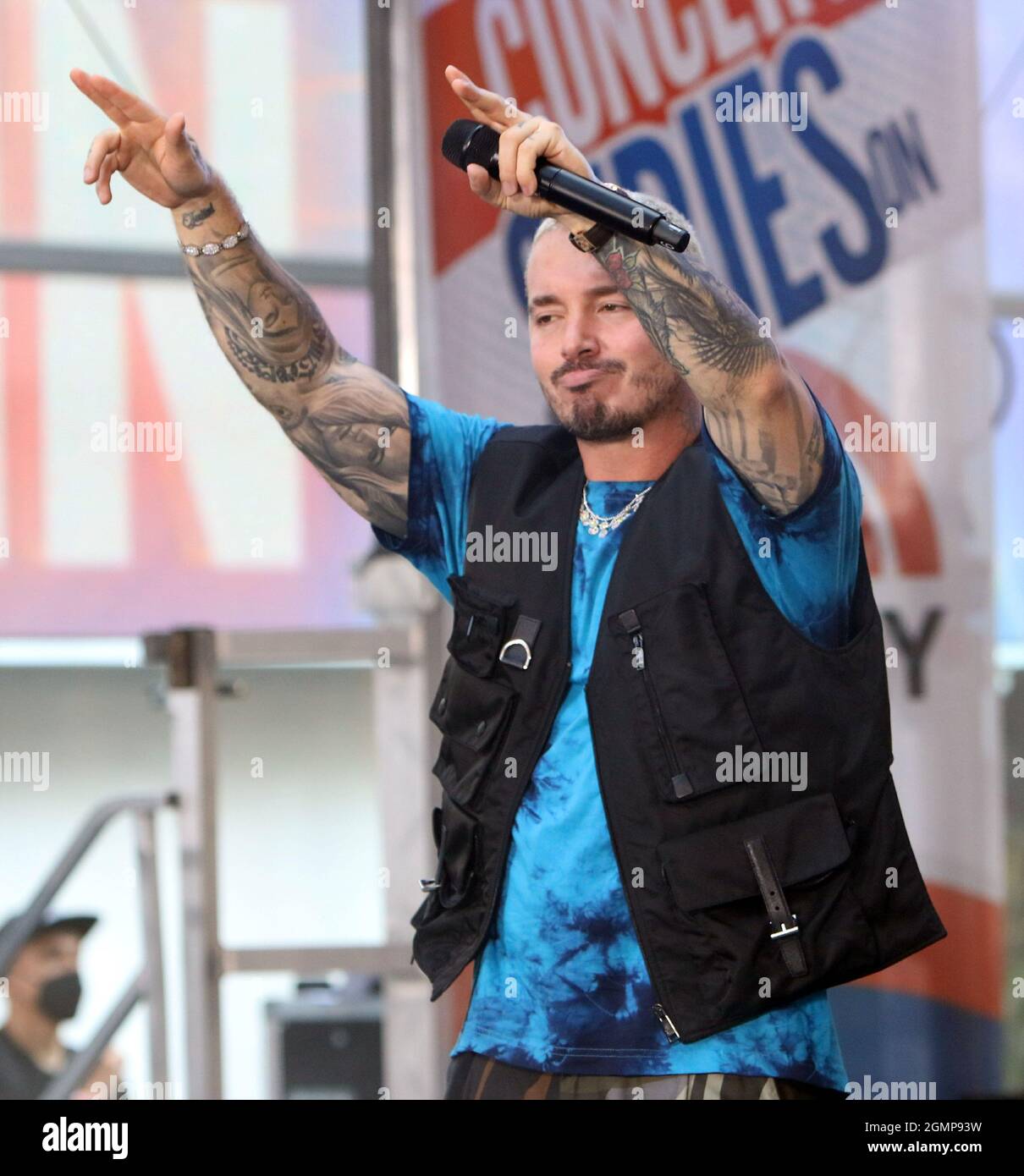 New York - NY - 20210827 J Balvin performs on stage at the Today Show ...