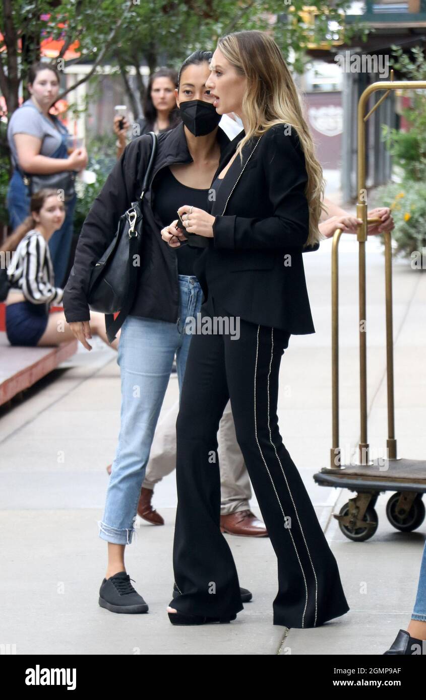 New York - NY - 20210820 Dylan Frances Penn and Sean Penn promoting ...