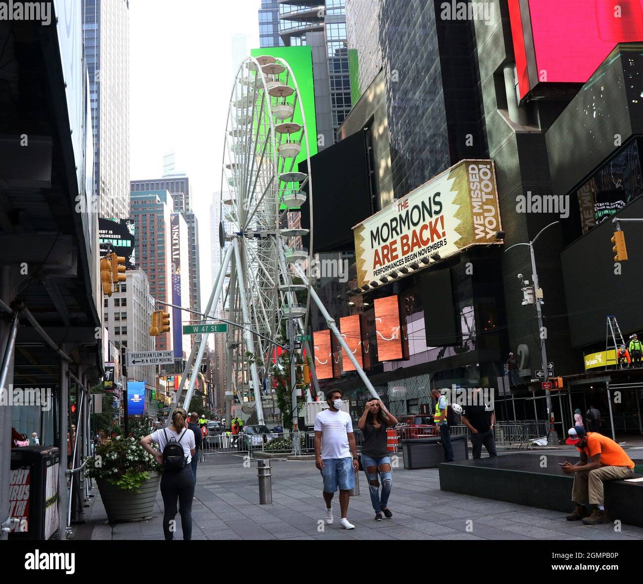 New York - NY - 20210824 A ferris wheel gets erected in Times Square ...
