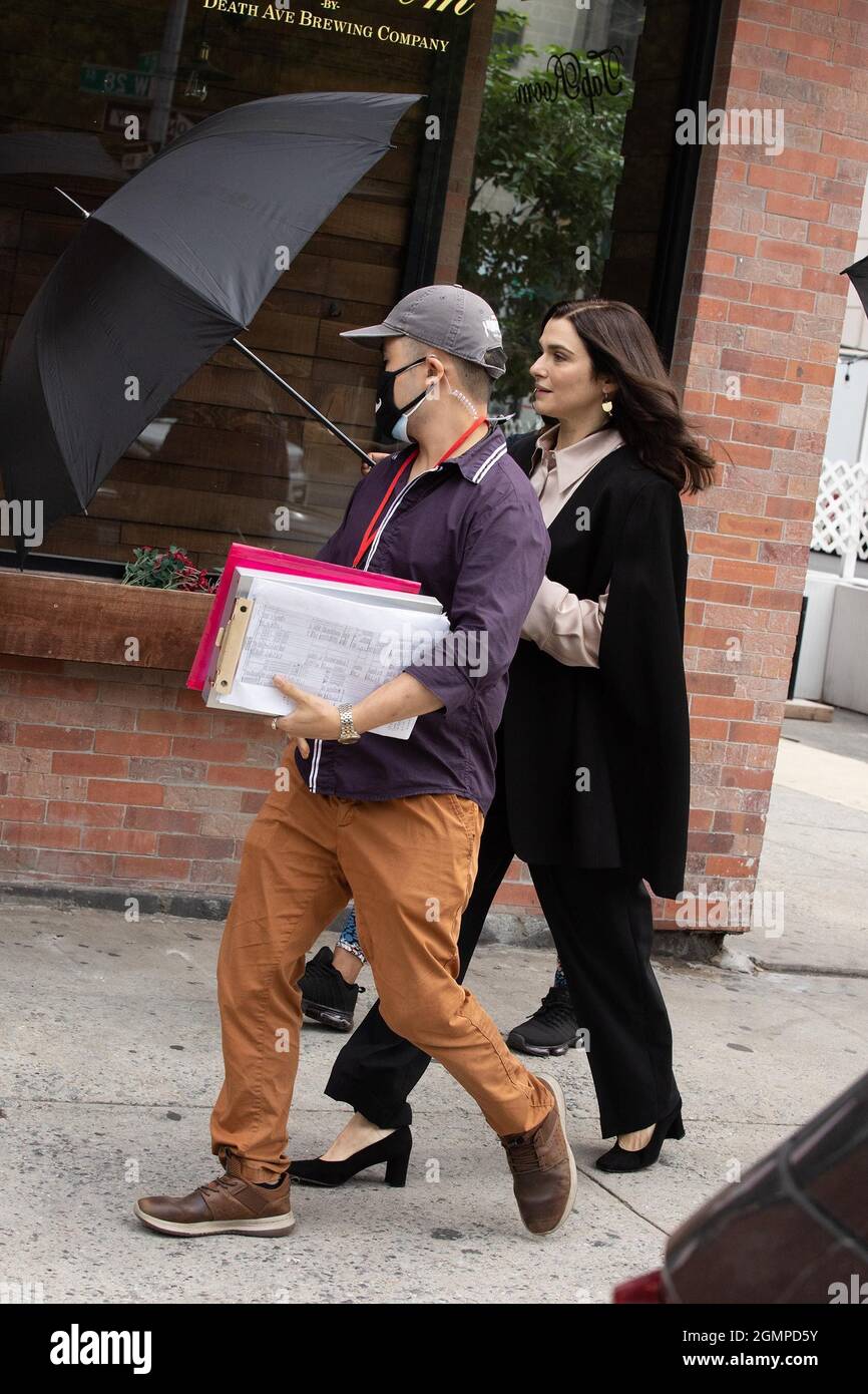 New York - NY - 20210803 - Rachel Weisz On Location with 'Dead Ringers ...
