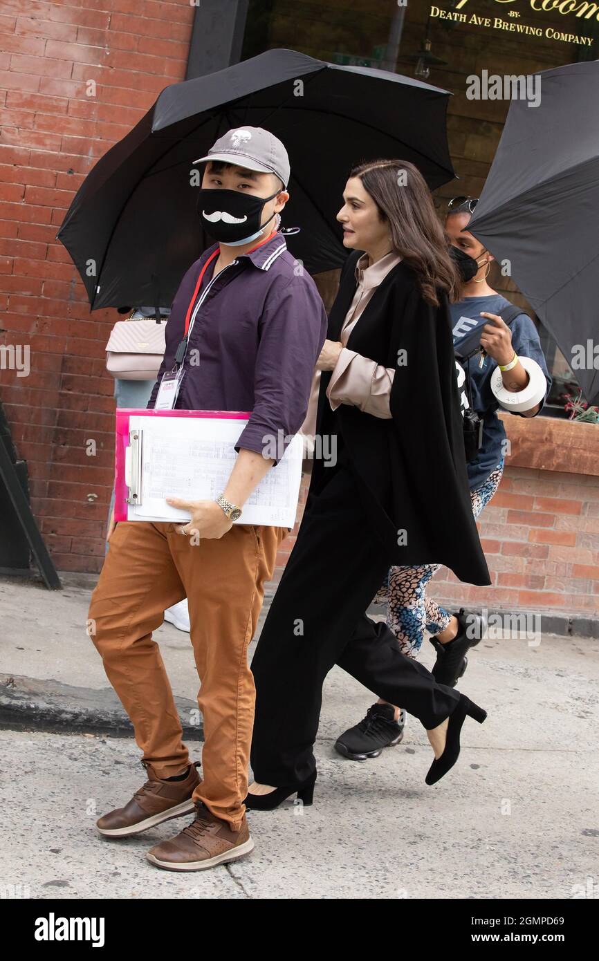 New York - NY - 20210803 - Rachel Weisz On Location with 'Dead Ringers ...