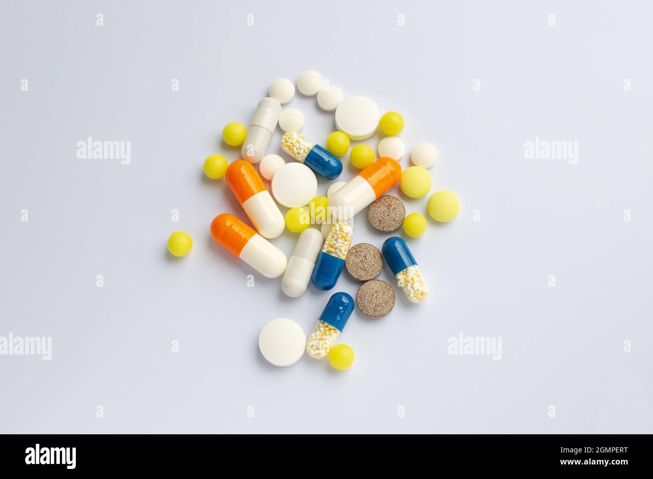 Azithromycin tablets hi-res stock photography and images - Alamy