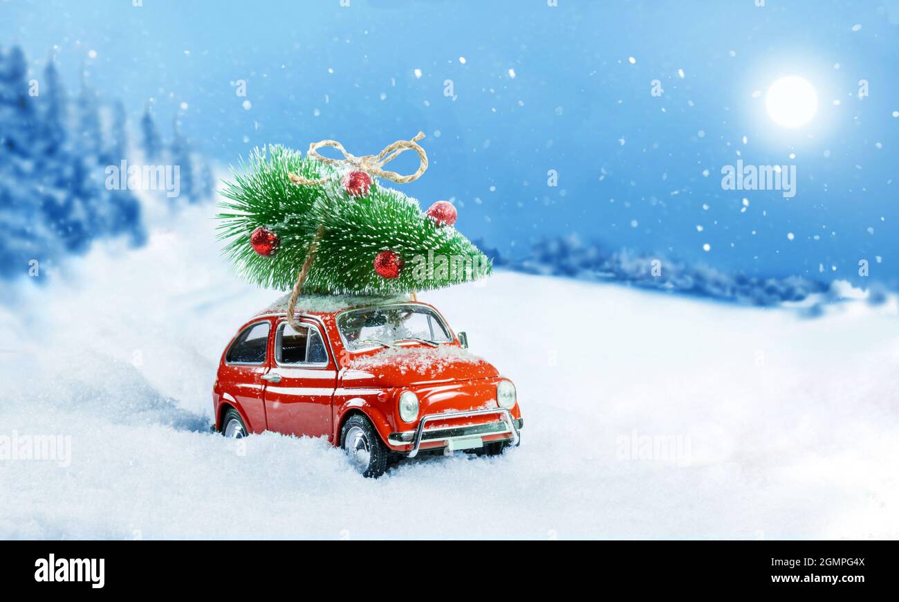 Christmas tree car roof hi-res stock photography and images - Alamy