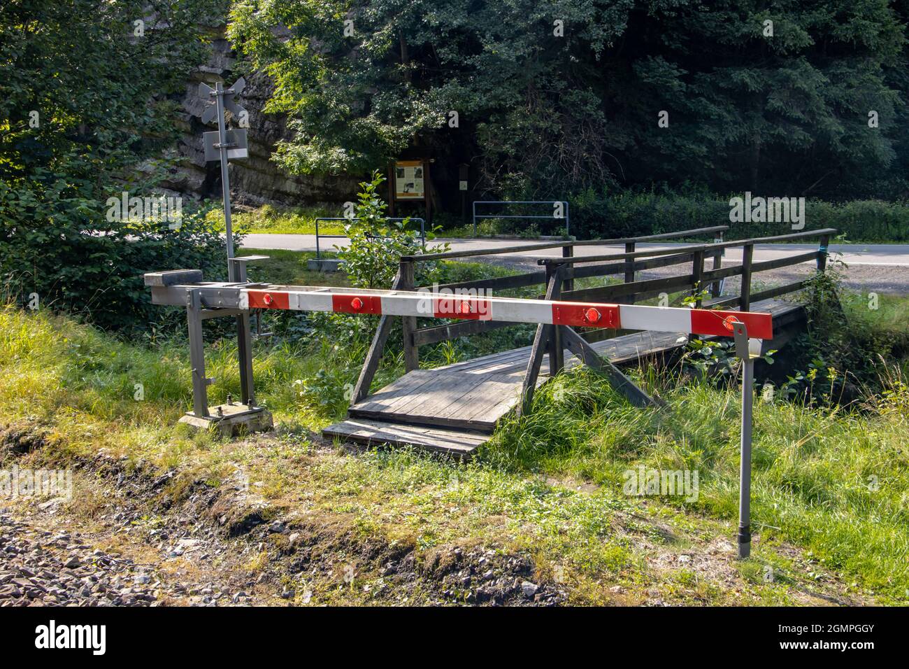 Manual barrier hi-res stock photography and images - Alamy