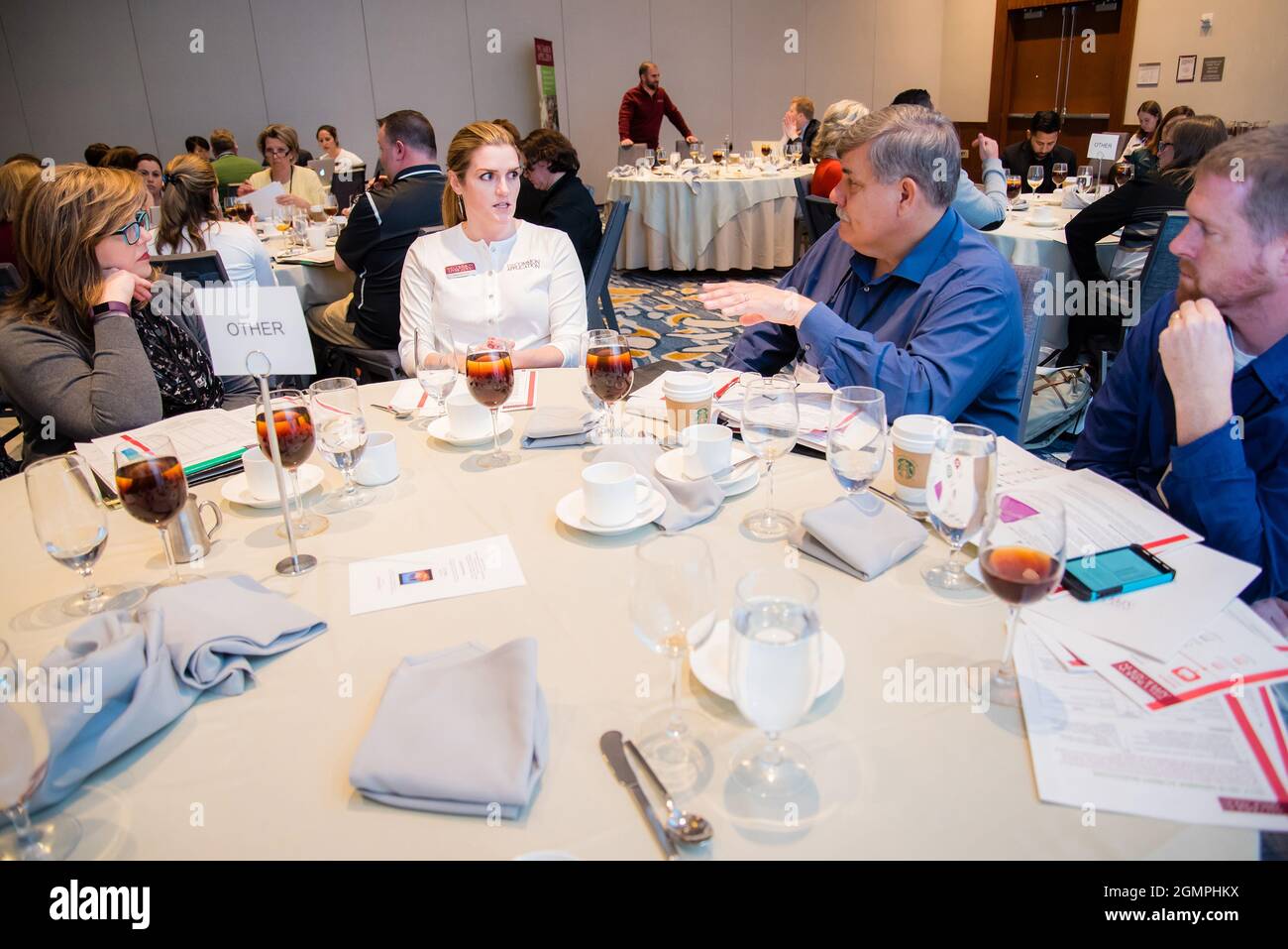 Professional networking dinner hi-res stock photography and images - Alamy