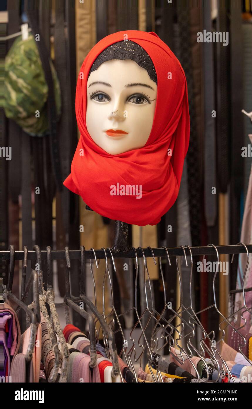 Islamic womens veil hi-res stock photography and images - Alamy