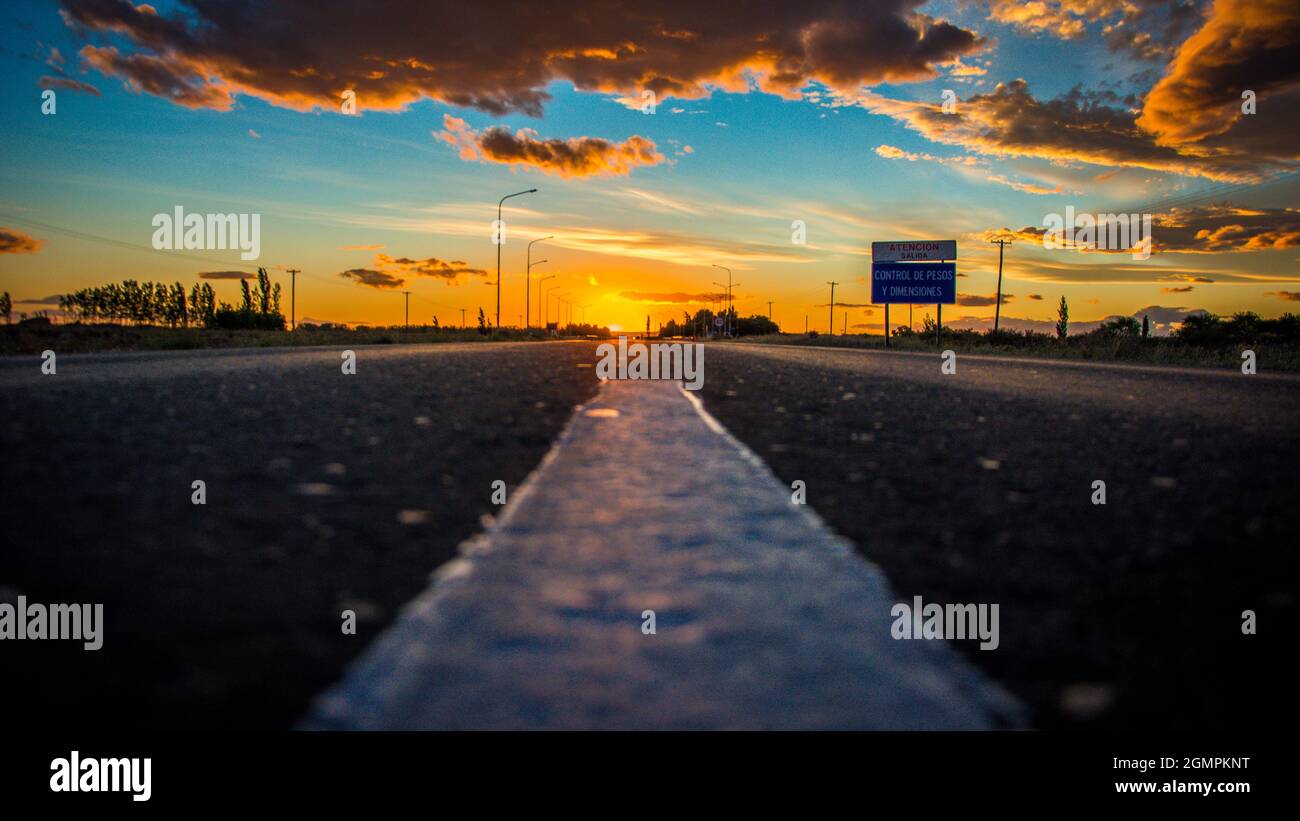 Paisajes de montaña ríos hi-res stock photography and images - Alamy