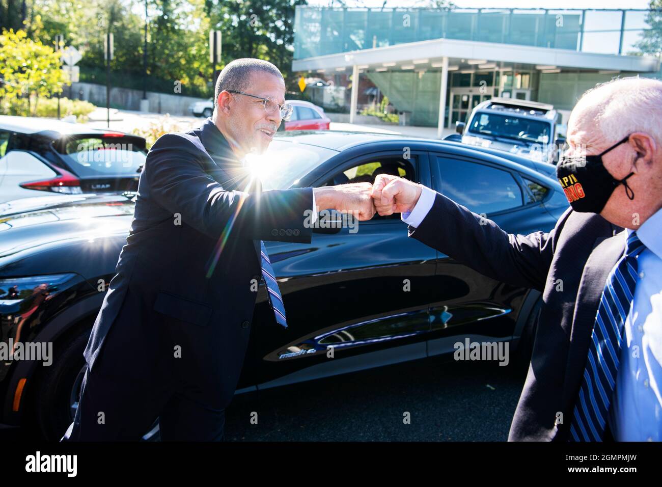 UNITED STATES - SEPTEMBER 20: Rep. Anthony Brown, D-Md., left, and Sen ...