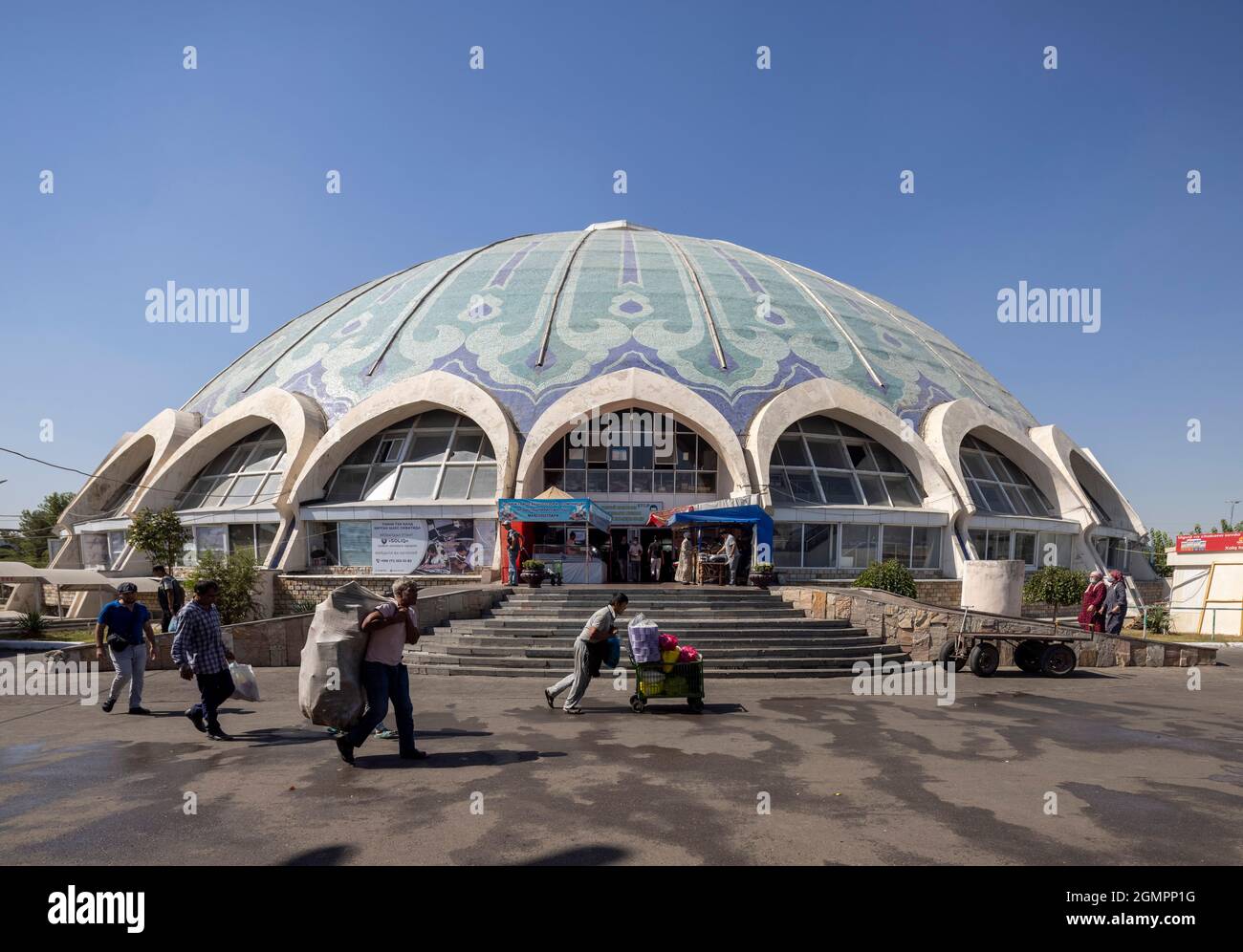 main dome of Chorsu Bazaar, Tashkent, Uzbekistan Stock Photo - Alamy