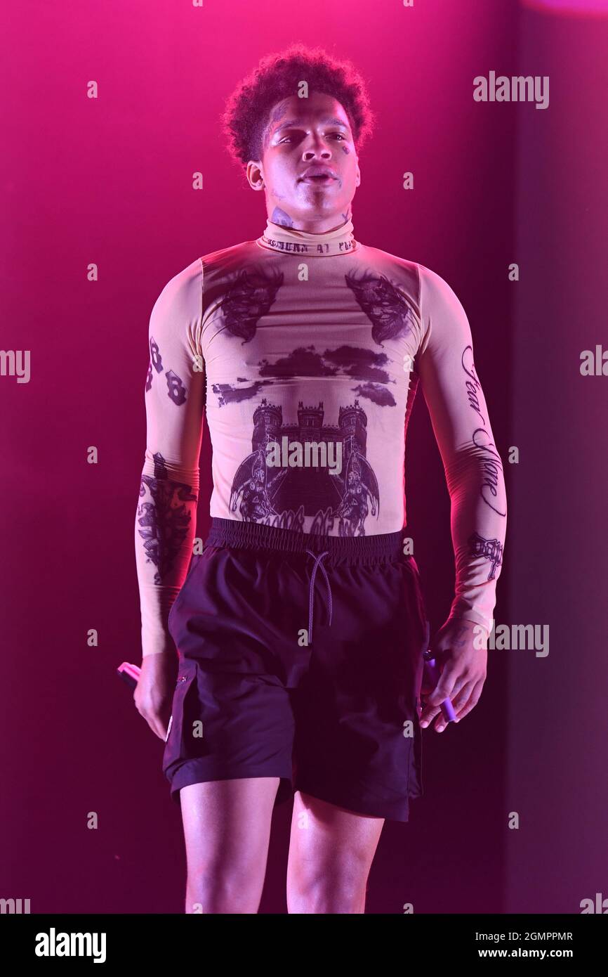 Fpl solar amphitheater miami hi-res stock photography and images - Alamy