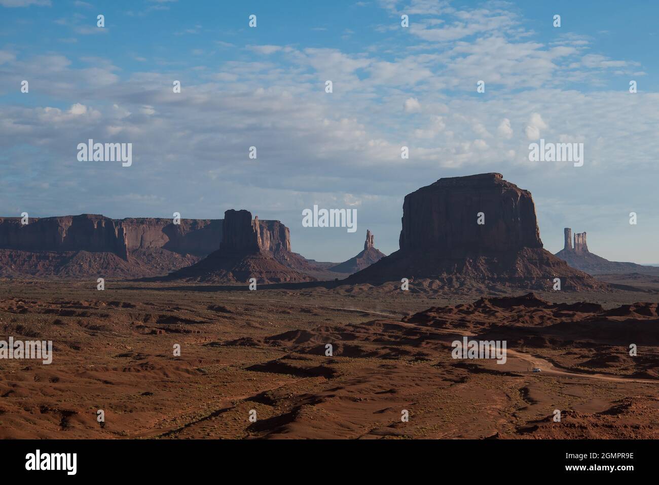 Utah Monument Valley mesa with pretty sky Stock Photo - Alamy