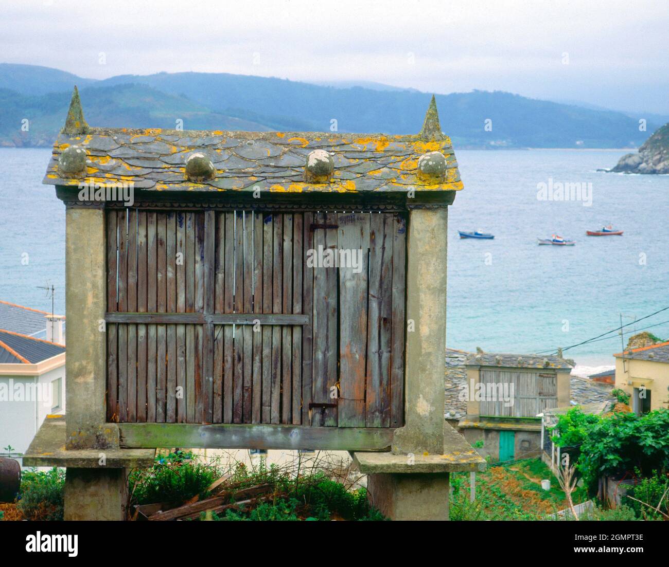 RIA DEL BARQUERO-PEQUEÑO HORREO A LA ORILLA - FOTO AÑOS 90. Location ...