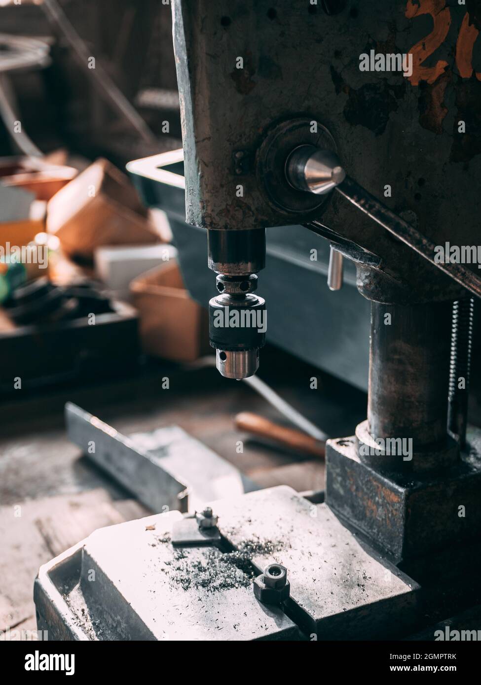 Old milling machine hi-res stock photography and images - Alamy