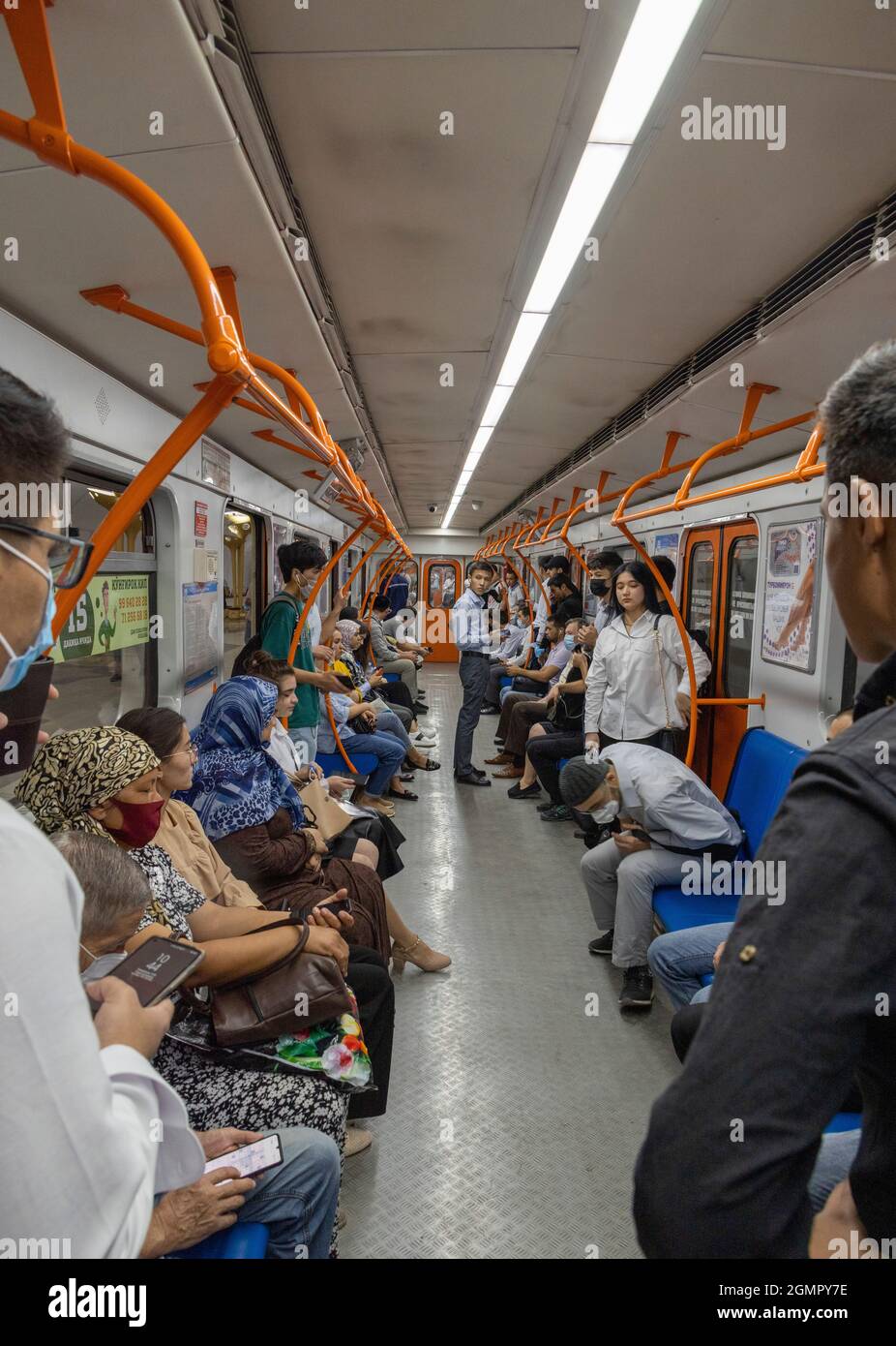 Metro carriage hi-res stock photography and images - Alamy