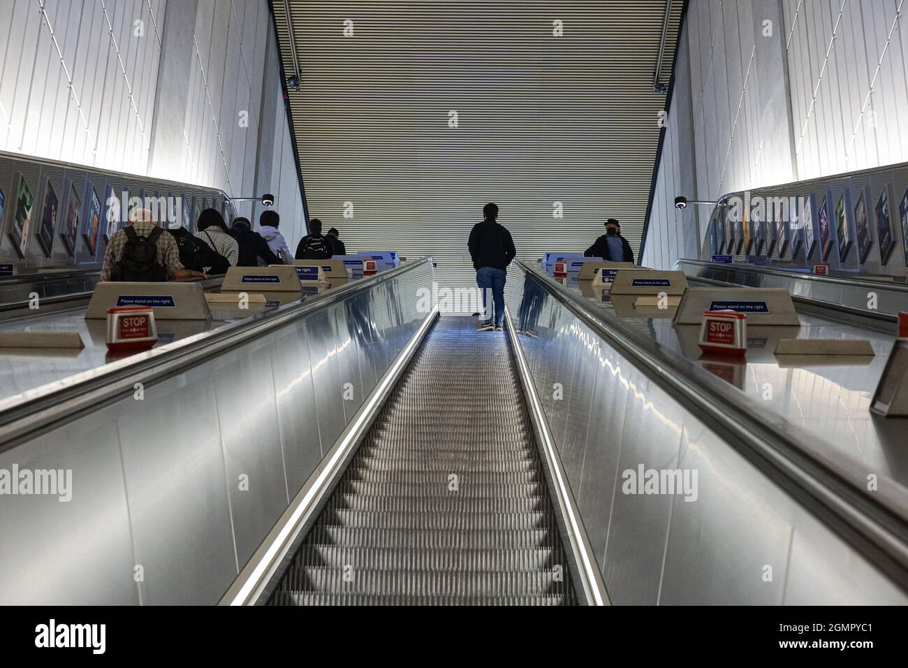 The northern line escalator london hi-res stock photography and images ...