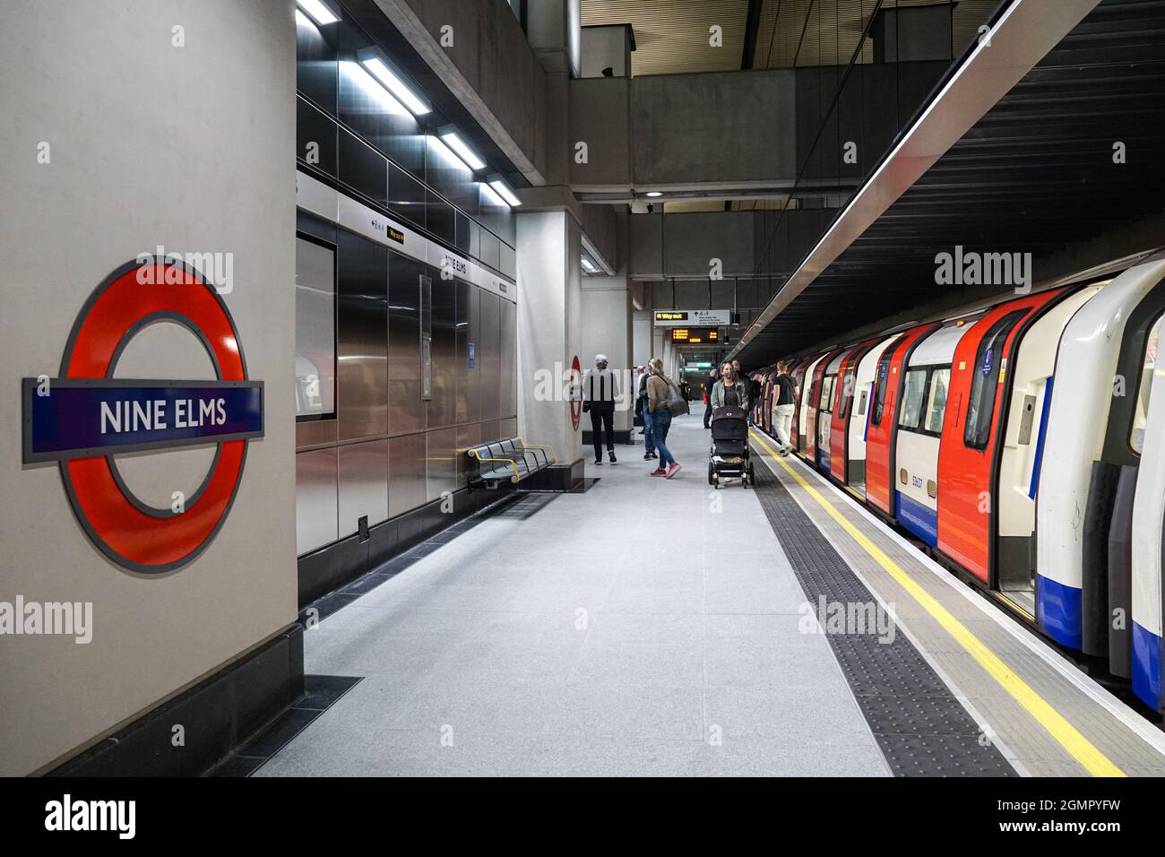 Nine station hi-res stock photography and images - Alamy