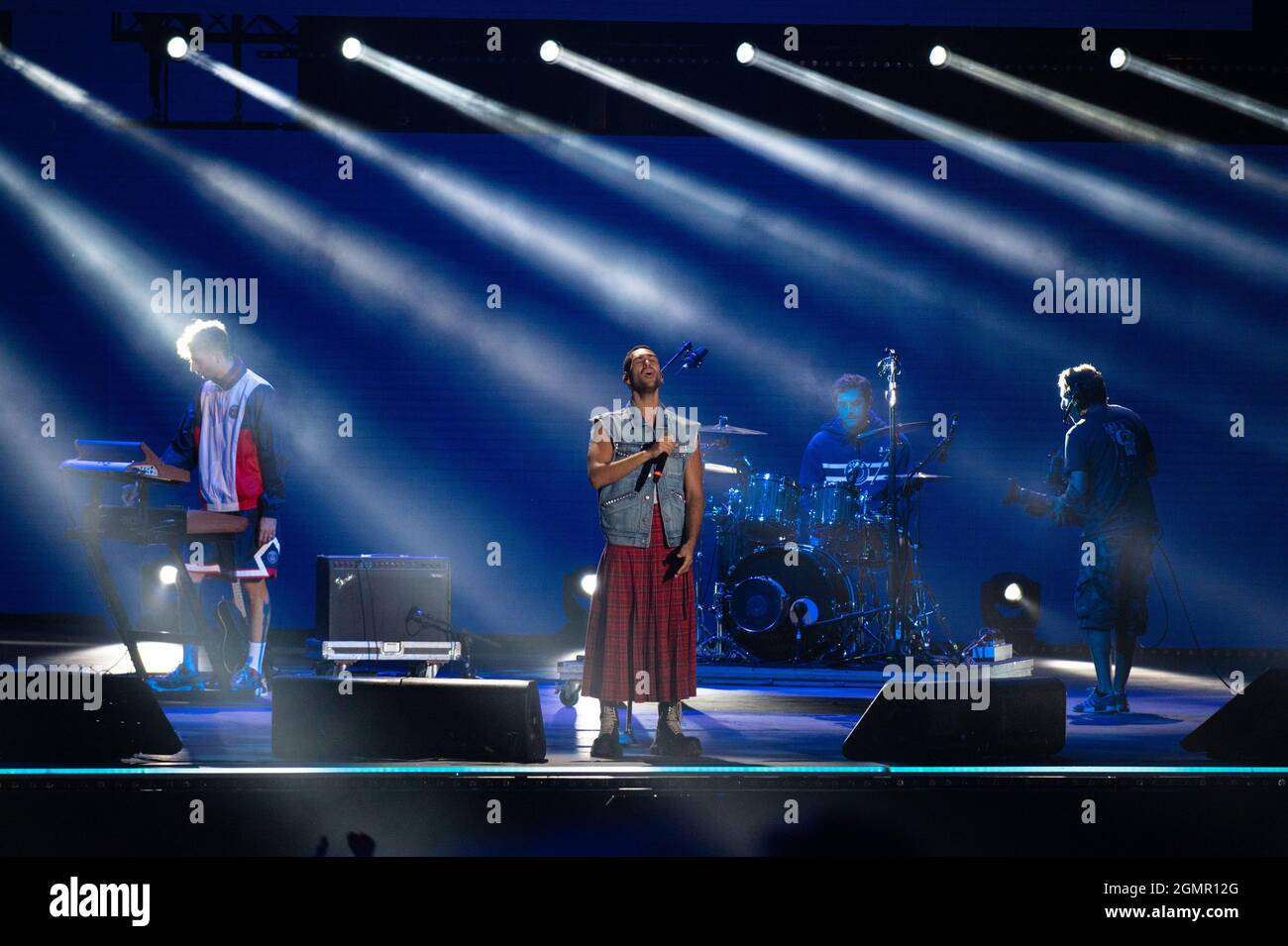 Mahmood performs last 17.9.2021 at Aperol with heroes in Arena di ...