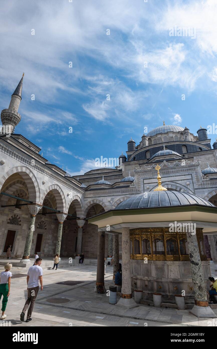 Beyazit mosque, or Beyazit Camii - one of the oldest mosques in ...
