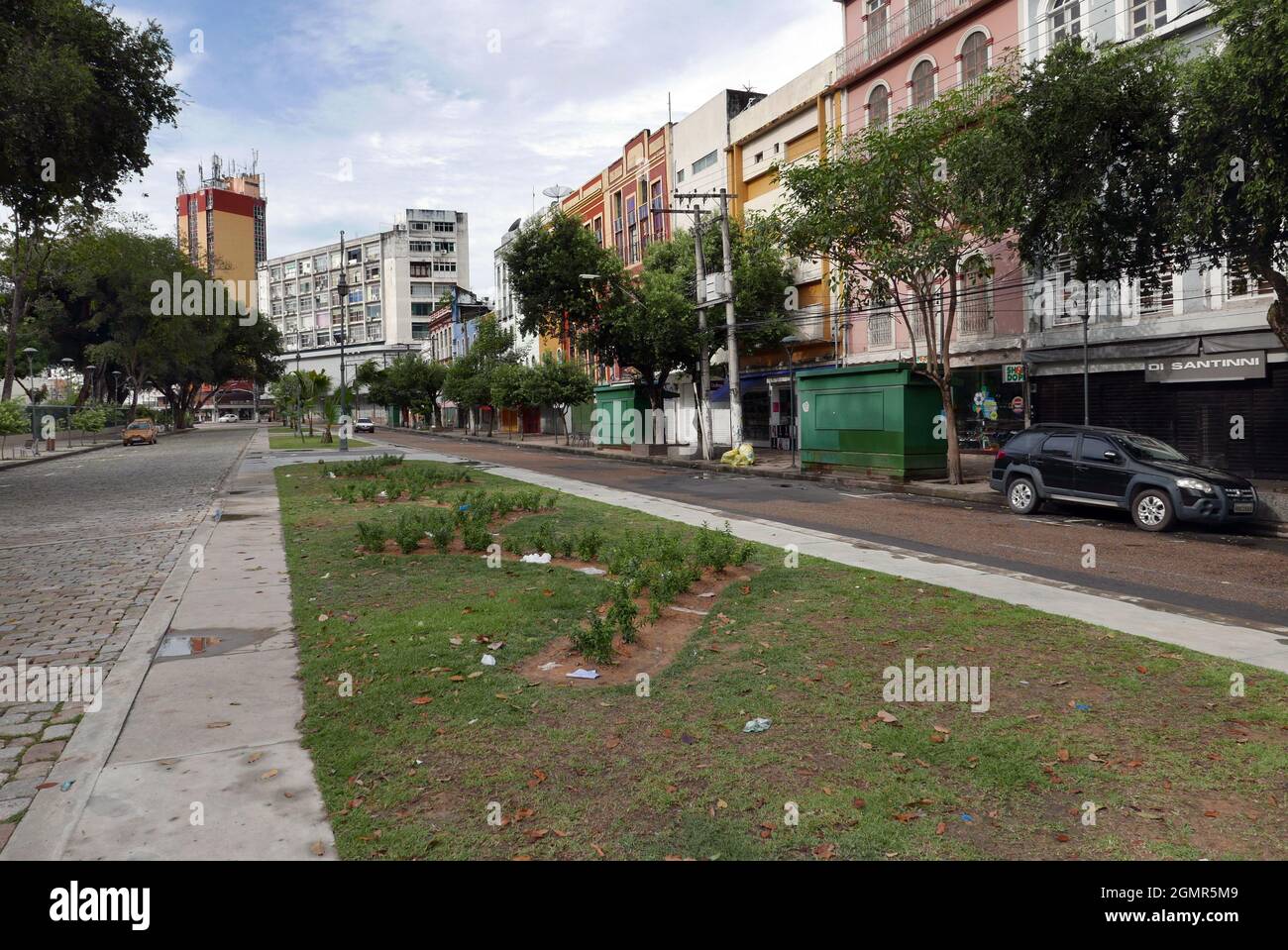 Quiet Sunday on Avenida Eduardo Ribeira in Manaus Brazil Stock Photo ...