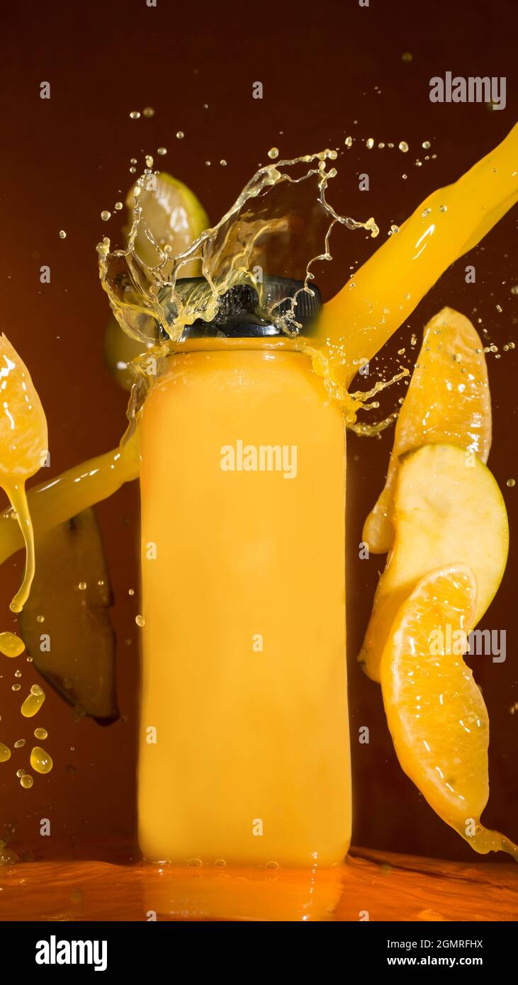 A splash effect for an orange juice Stock Photo - Alamy