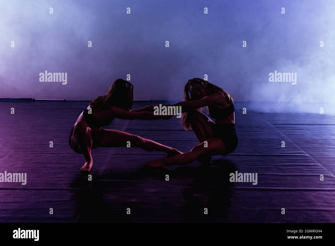 Handsome young pair performing a contemporary ballet routine Stock ...