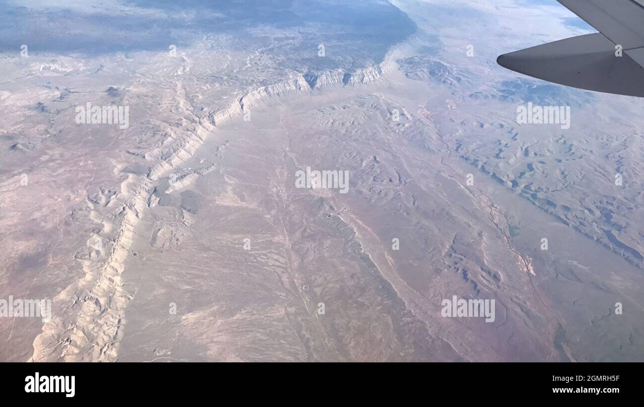 View of airplane wing hi-res stock photography and images - Alamy