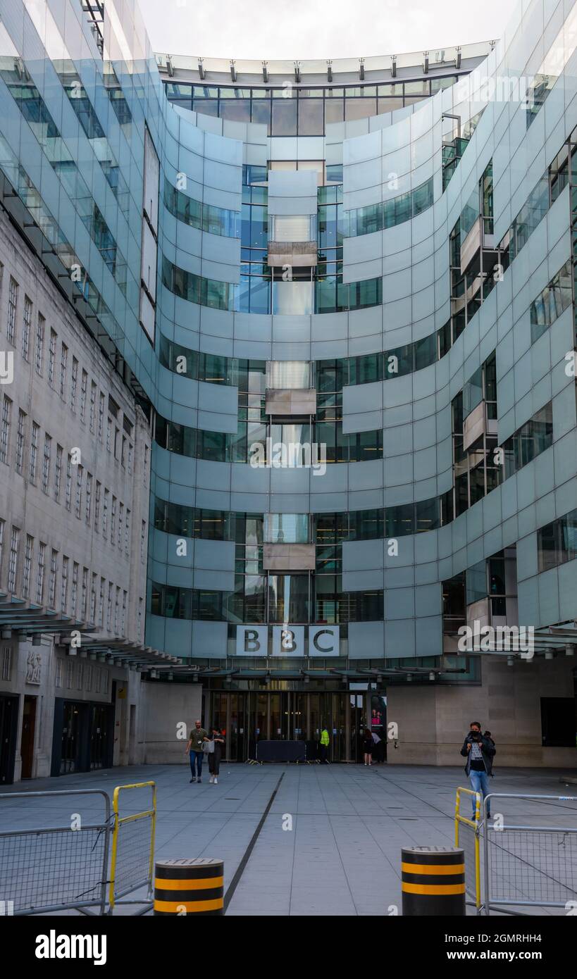 Bbc headquarters broadcasting house hi-res stock photography and images ...