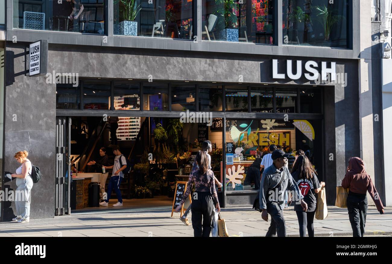 Street trader perfume hi-res stock photography and images - Alamy