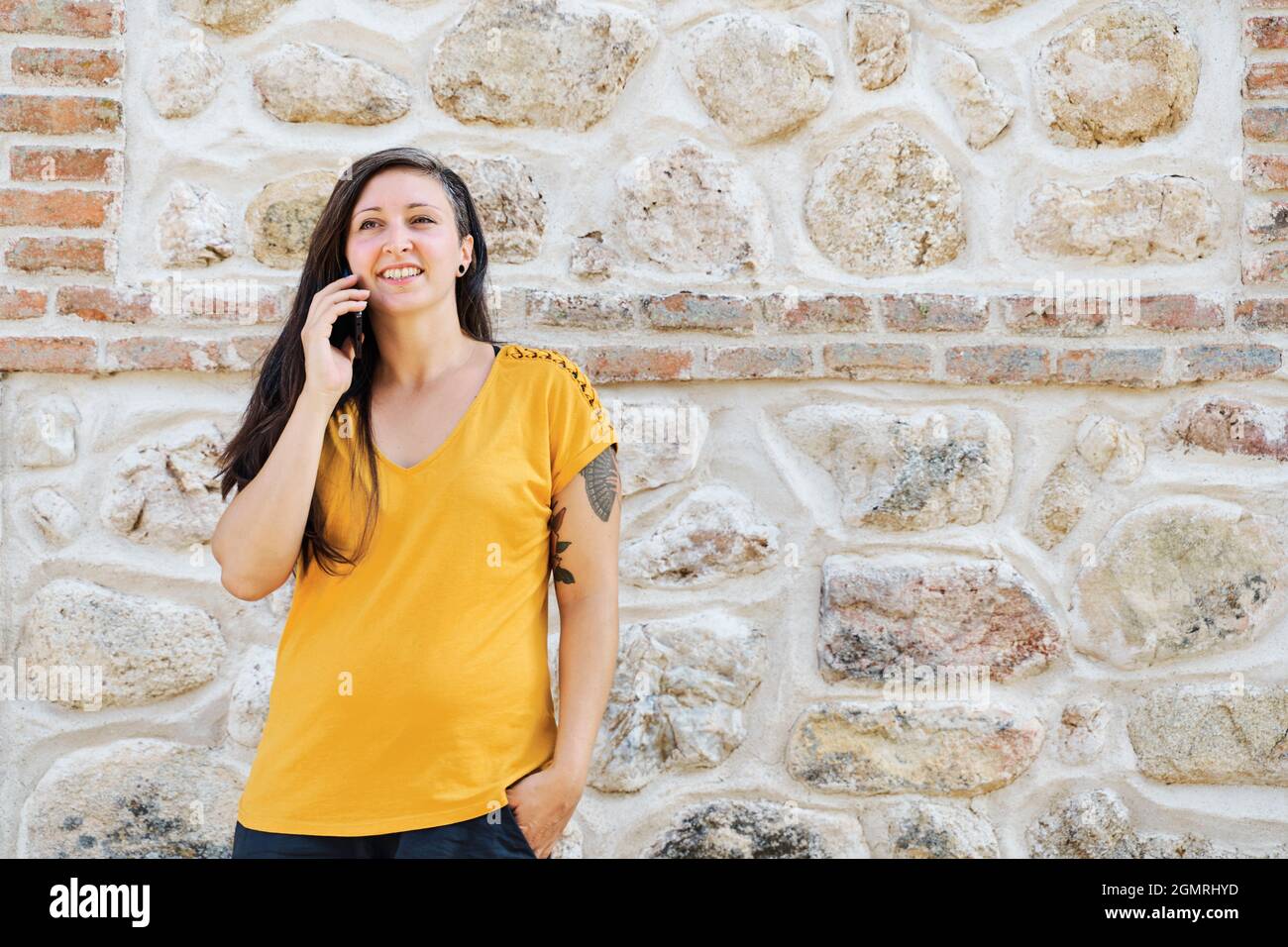 Portrait talking woman phone hi-res stock photography and images - Alamy