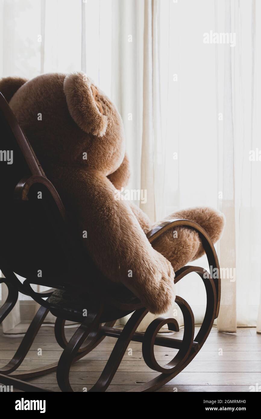 Facing chair hi-res stock photography and images - Alamy